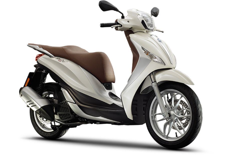 Piaggio Medley 2020 Images - Check out design & styling | Oto
