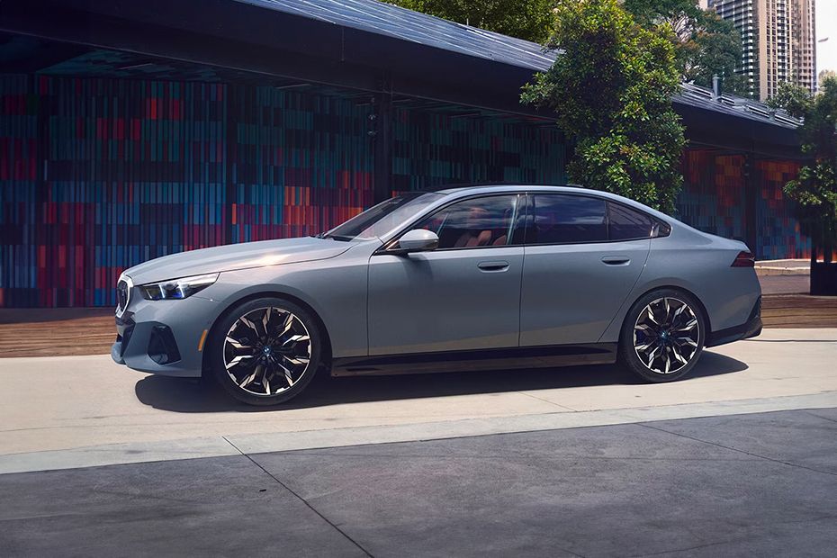 Daftar Harga & Waktu Peluncuran BMW i5 - Zigwheels Indonesia