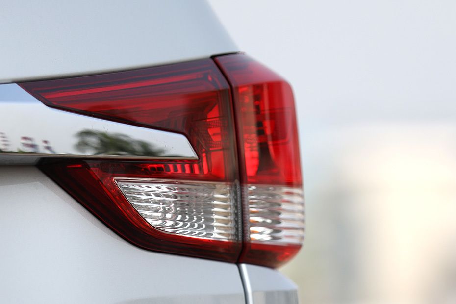 Wuling Confero 2021 Harga OTR, Promo Desember, Spesifikasi & Review