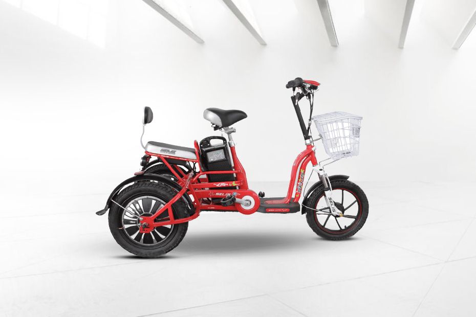 Selis Butterfly Trike 2023 Interior & Exterior Images, Colors & Video ...
