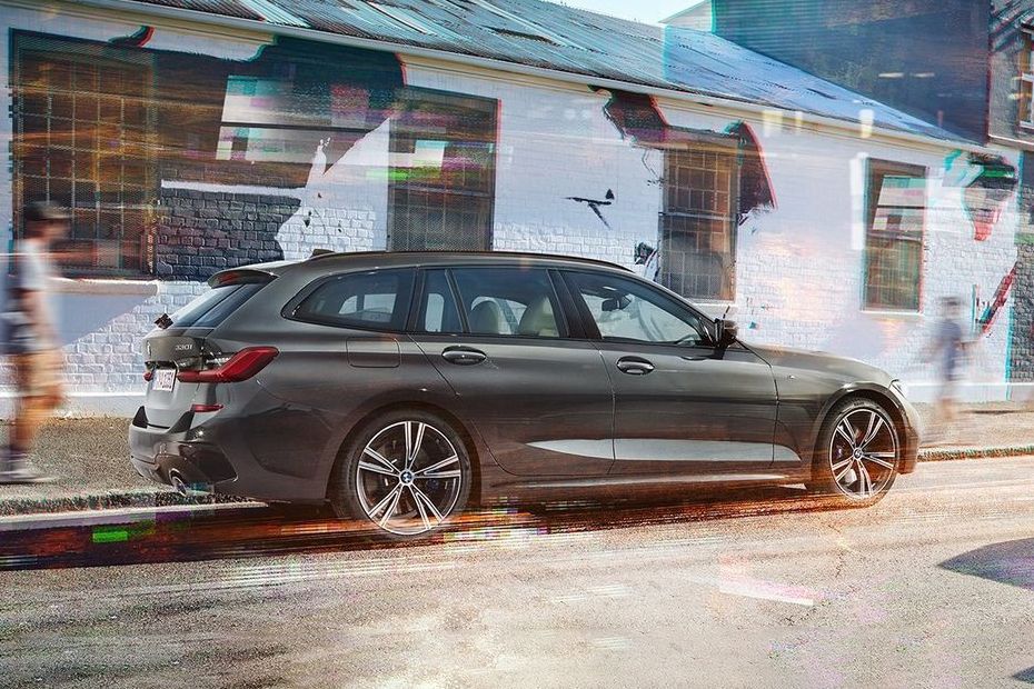 BMW 3 Series Touring Images - Check Interior & Exterior Photos | OtO