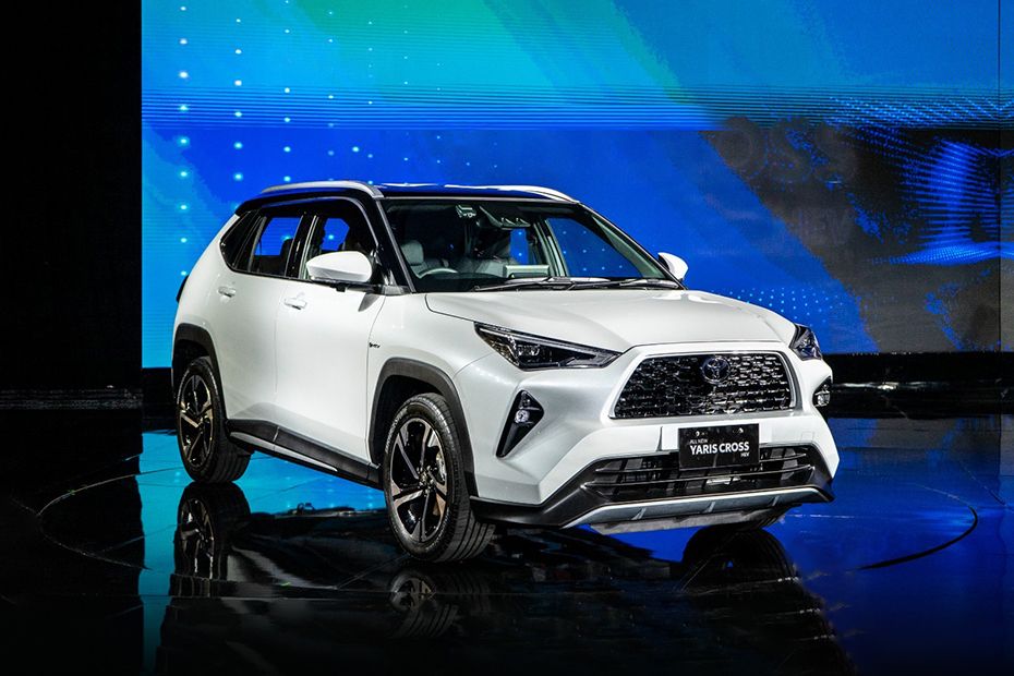 Toyota Yaris Cross 2023 Images - Check Interior & Exterior Photos | OtO