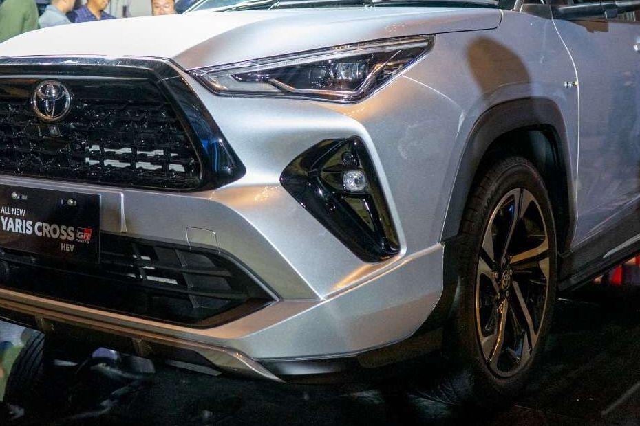 Toyota Yaris Cross 2023 Images - Check Interior & Exterior Photos | OtO