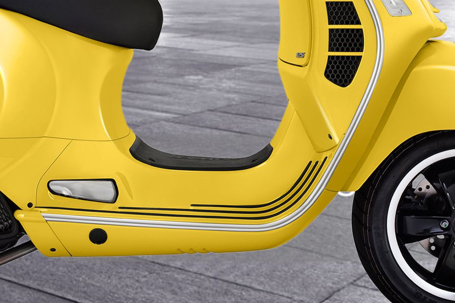 Vespa GTS 150 2021 Harga OTR, Promo Agustus, Spesifikasi & Review