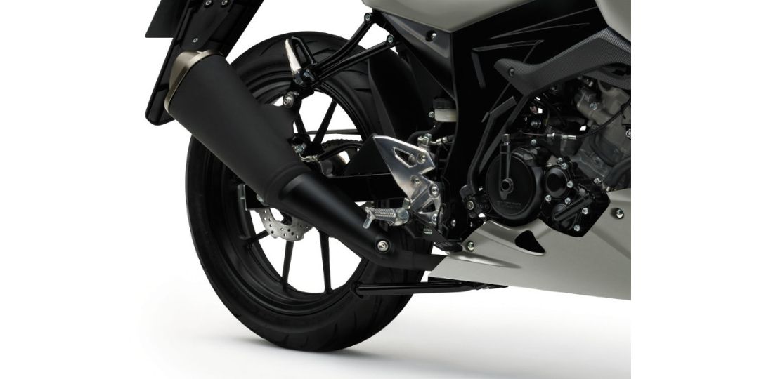 Gambar Suzuki GSX S150 2021 - Lihat desain | OTO