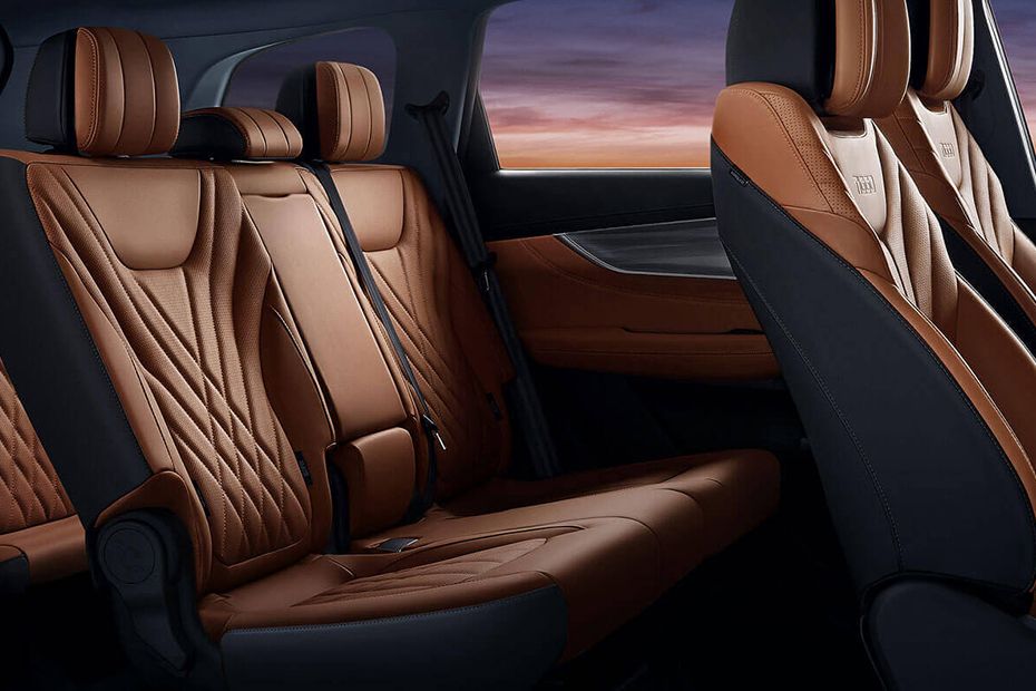 Chery Tiggo 8 Pro 2022 Images - Check Interior & Exterior Photos | OtO