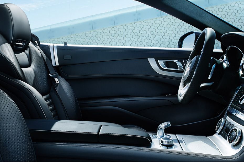 View - Mercedes SL-Class convertible review - CarBuyer | Oto