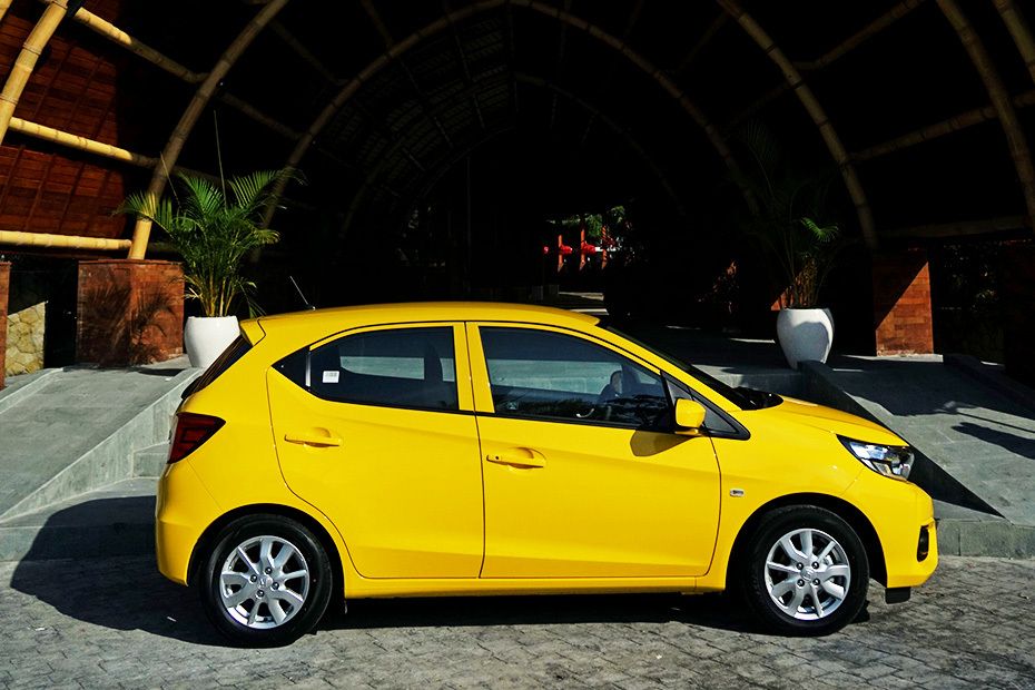 Honda Brio 2020 Images - Check Interior & Exterior Photos | Oto