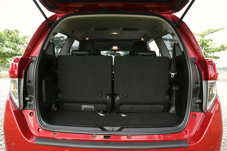 Gambar Toyota Venturer 2020 - Lihat Foto Interior & Eksterior | Oto