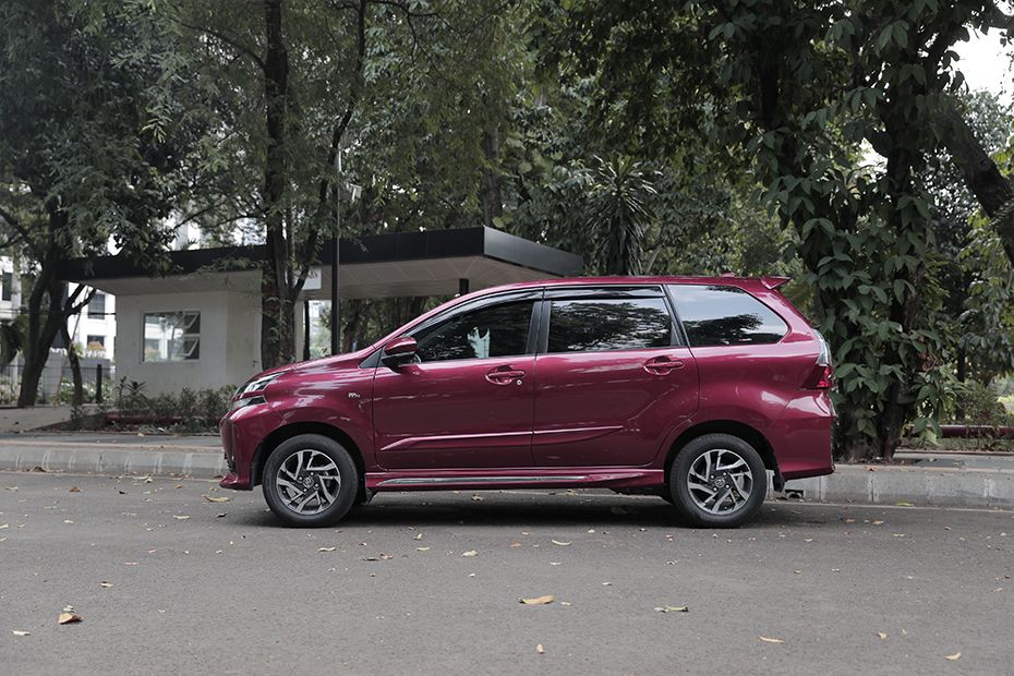 Gambar Toyota Avanza Veloz 2021 - Lihat Foto Interior & Eksterior | Oto