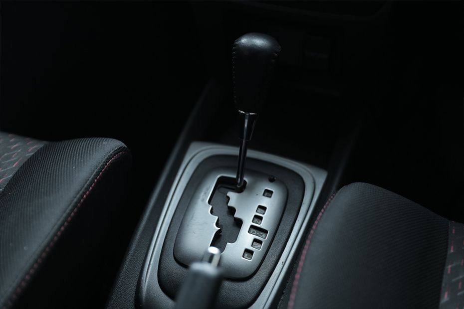 Toyota Avanza Veloz 2020 Images - Check Interior & Exterior Photos | Oto