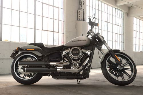 Harley Davidson Breakout 2021 Images - Check out design & styling | Oto