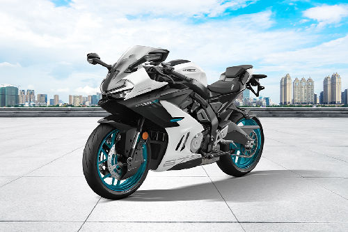 CFMoto 675 SR R vs Uwinfly R8P - Which is Better?