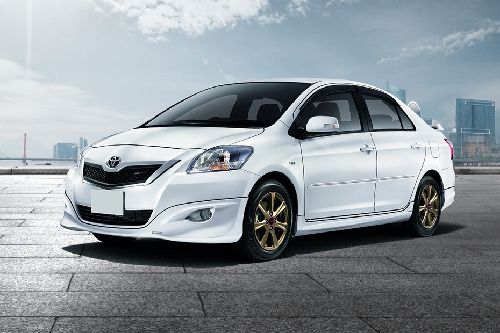 Discontinued Toyota Limo Features & Specs | Oto