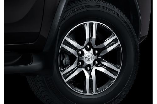 Toyota Fortuner 2.8 Bermesin 1GD-FTV Resmi Meluncur