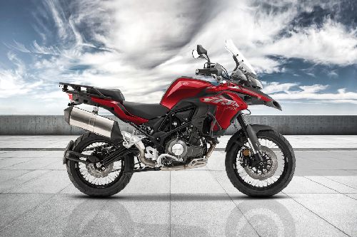 Benelli TRK 502X 2021 Harga OTR, Promo Juli, Spesifikasi & Review