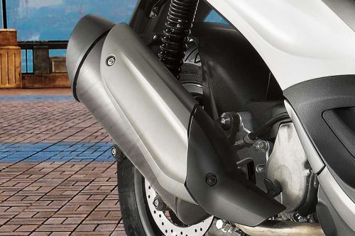 Lihat - Piaggio New Beverly Official Video | Oto