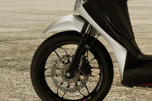 Piaggio Medley 2020 Images - Check out design & styling | Oto