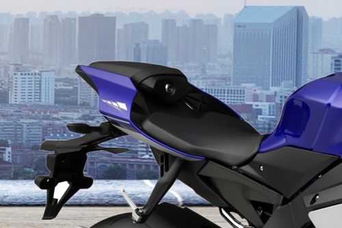 Yamaha R1 GYTR VR46 Tribute 2022, Hadiah Istimewa untuk Valentino Rossi ...