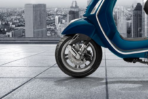 Piaggio Indonesia Hadirkan Vespa Primavera Mickey Mouse Edition