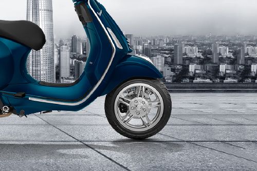 Piaggio Indonesia Hadirkan Vespa Primavera Mickey Mouse Edition