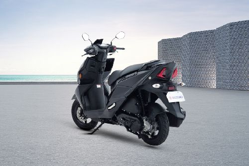 First Ride Suzuki Avenis 125: Cari Potensi di Balik Tampilan yang Nyeleneh