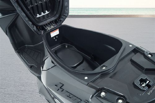 First Ride Suzuki Avenis 125: Cari Potensi di Balik Tampilan yang Nyeleneh