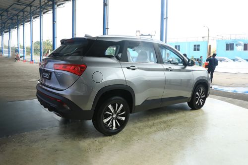 Wuling Almaz EX Harga Rp300 Jutaan Tak Kalah Canggih Fiturnya, Apa Saja?