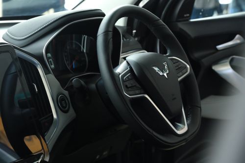 Wuling Almaz EX Harga Rp300 Jutaan Tak Kalah Canggih Fiturnya, Apa Saja?